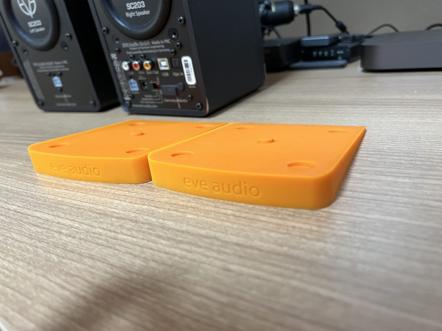【レビュー】「Roland MA-20D」から「EVE audio SC203」にスピーカー買い替え。快適です | とむじそブログ